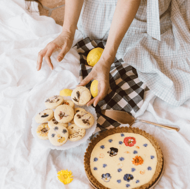 About Loria & Eat Your Flowers | Eat Your Flowers by Loria